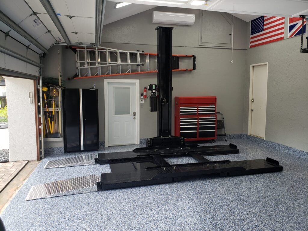 MaximumOne Single Post Car Lift - ParkingLifts.com